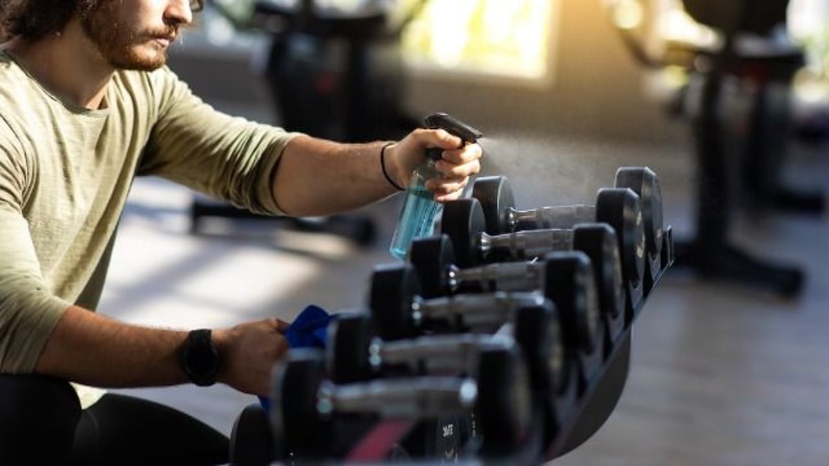 'AITA for telling the gym cleaner not to work out in the same zone as ...