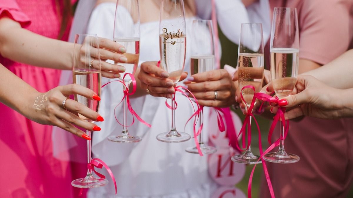 'AITA for refusing to split the alcohol costs at a bachelorette party ...